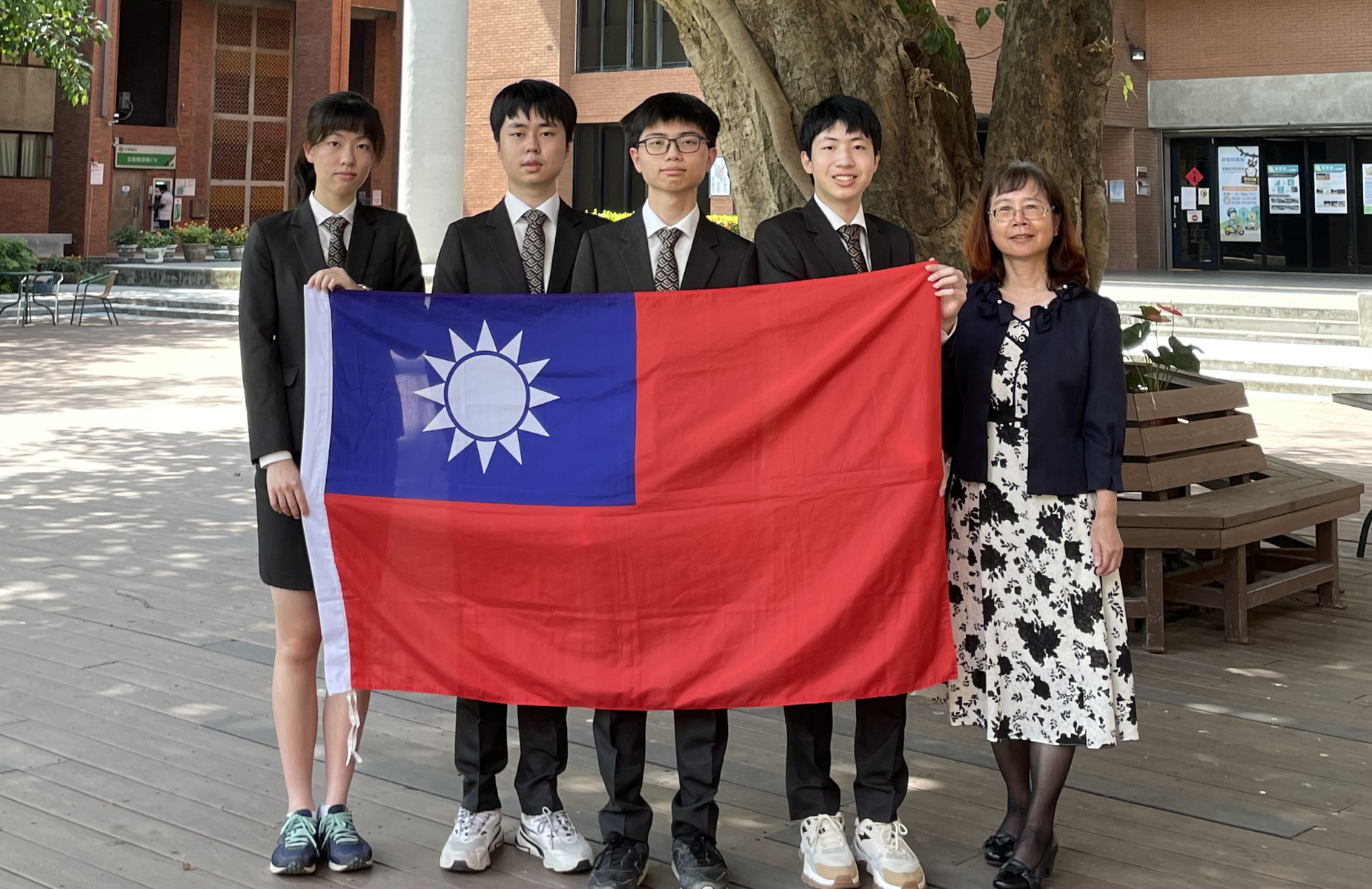 NSYSU cultivates biological talents and wins 3 gold and 1 silver medals ...