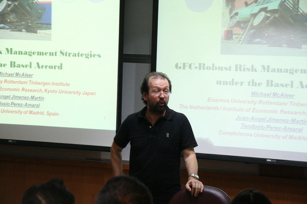 Michael McAleer 大師指導 全球金融危機之風險管理