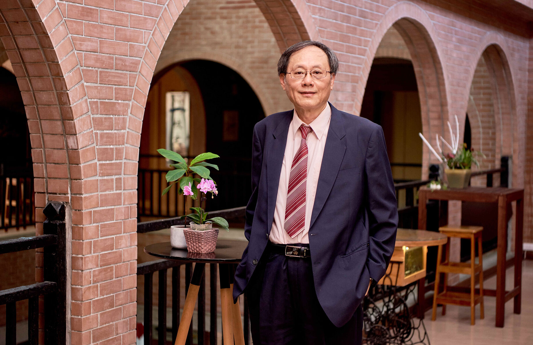 Kin-Lu Wong at NSYSU was awarded the honorary life-time National Chair ...